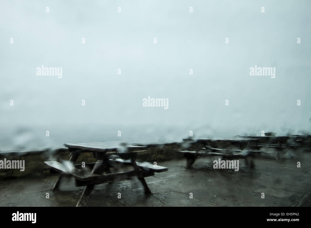 Picnic rain hi-res stock photography and images - Alamy