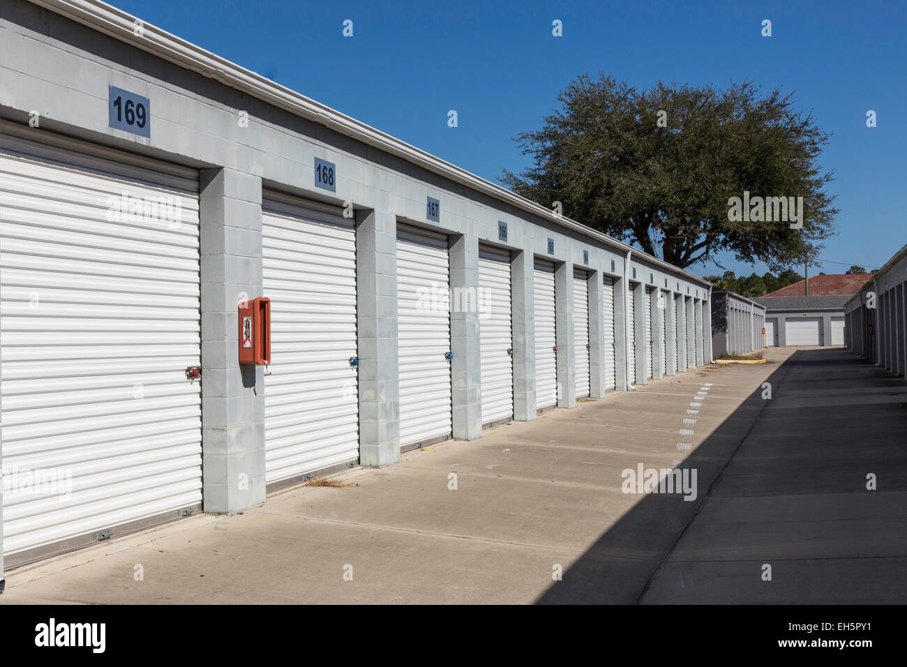 Concrete units hi-res stock photography and images - Alamy