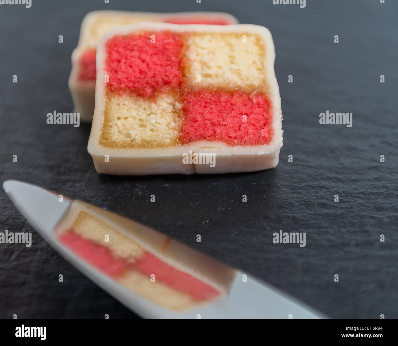 Battenberg cake hi-res stock photography and images - Alamy