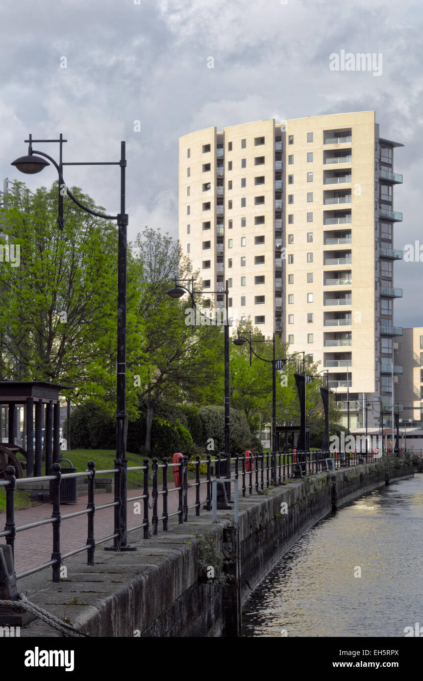 Cardiff bay attractions hi-res stock photography and images - Alamy
