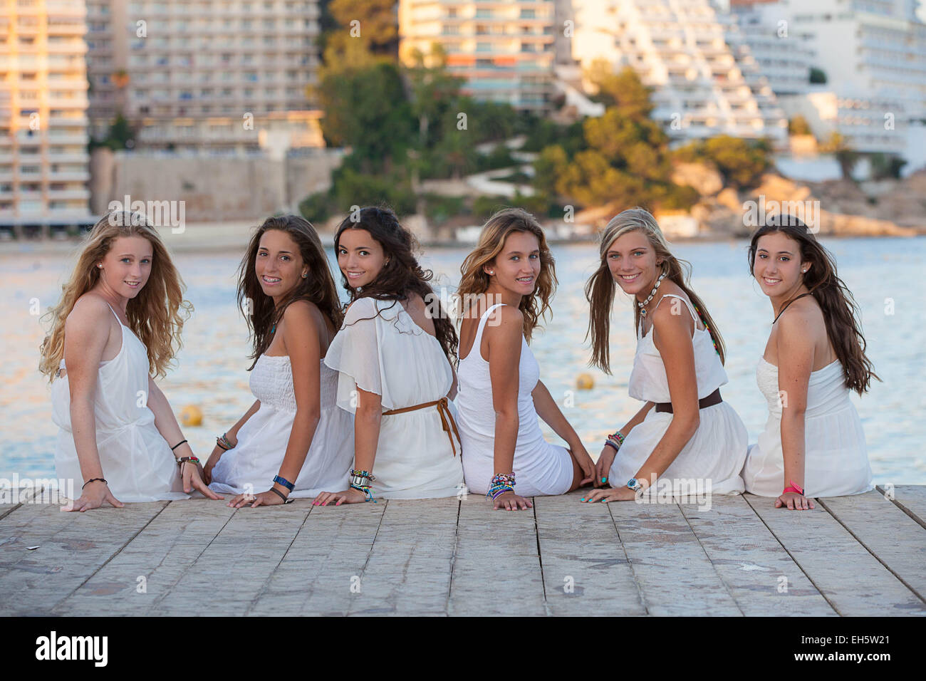 Group Teens In Spring Break High Resolution Stock Photography and ...