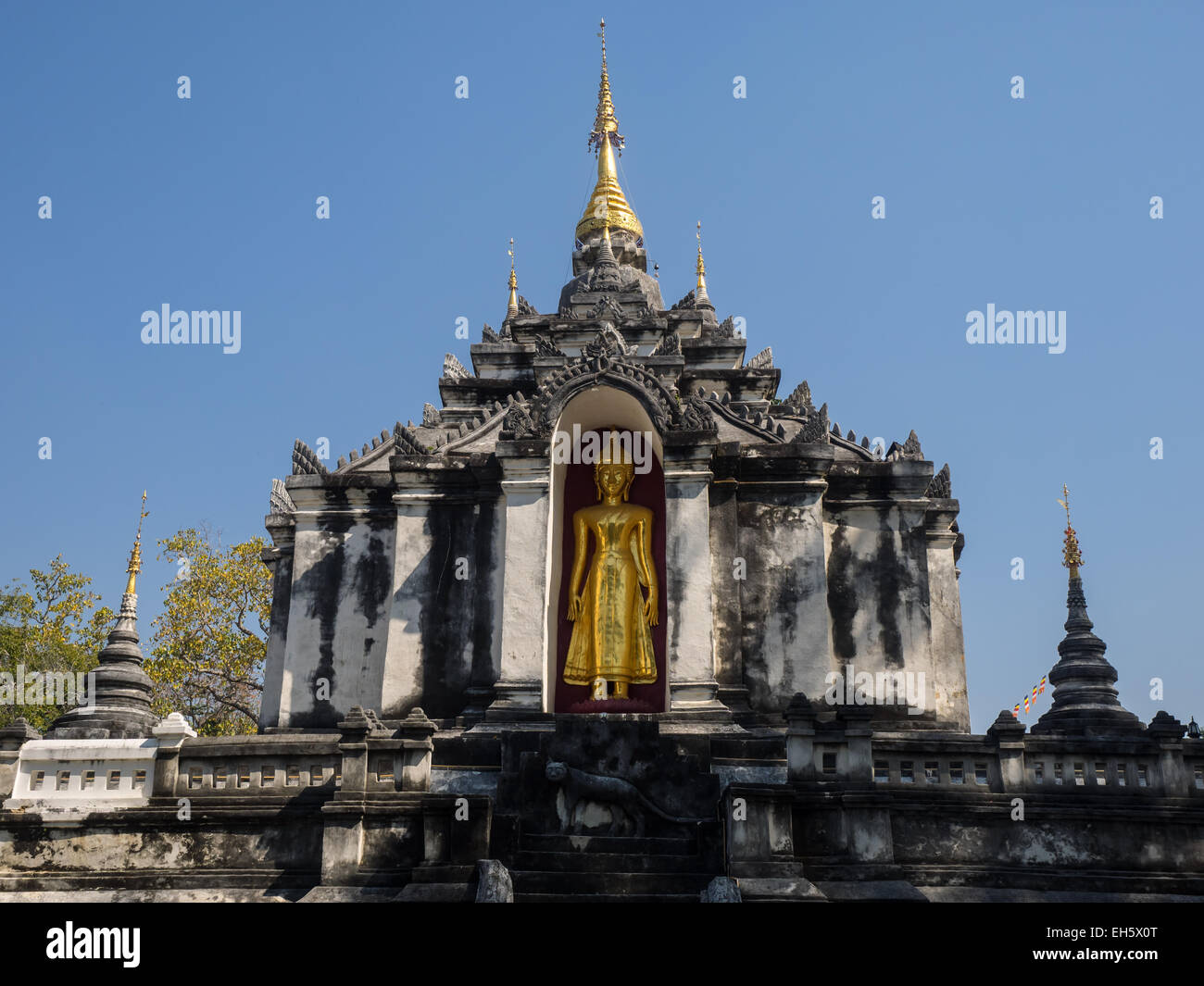 Wat phra yuen hi-res stock photography and images - Alamy