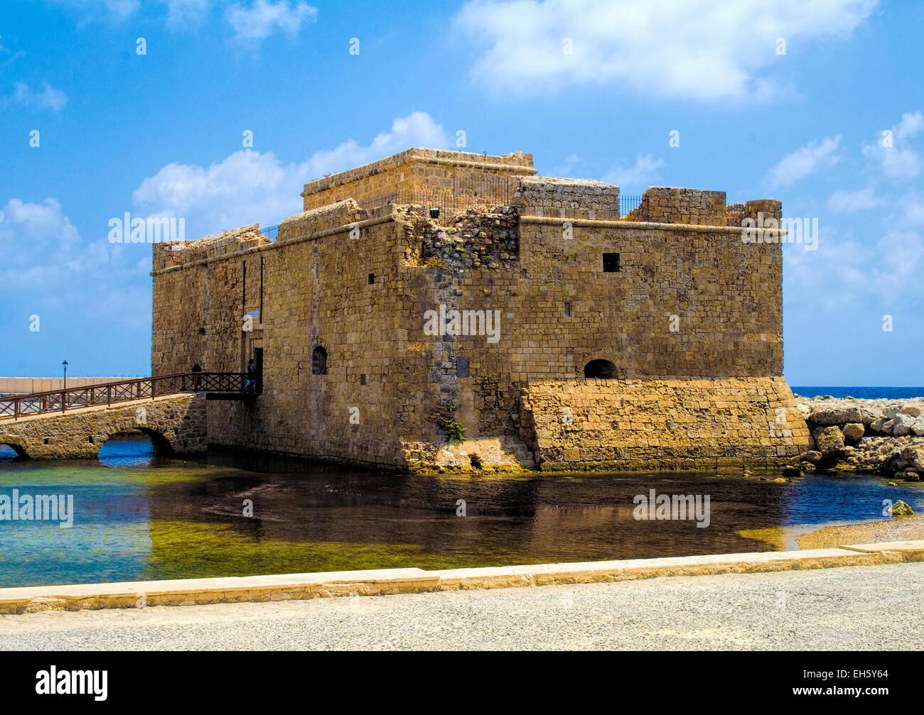 Paphos castle at paphos harbor in Cyprus in the daytime Stock Photo - Alamy