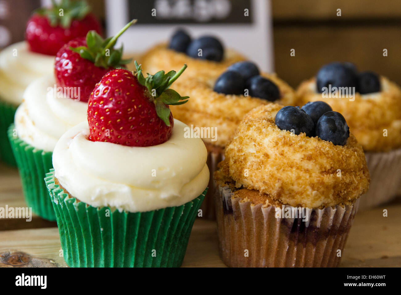 Cupcakes de vainilla hi-res stock photography and images - Alamy