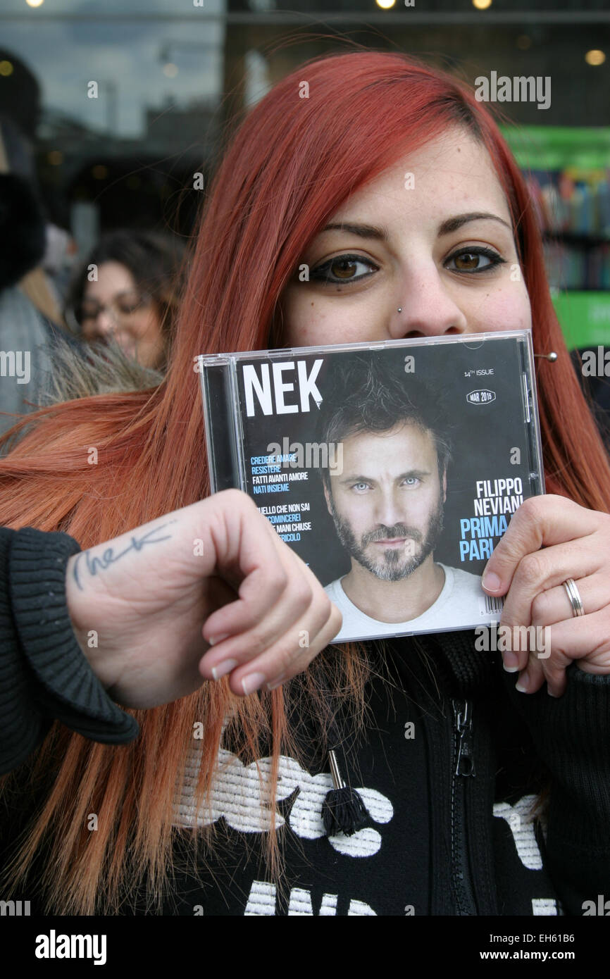 Neks hi-res stock photography and images - Alamy