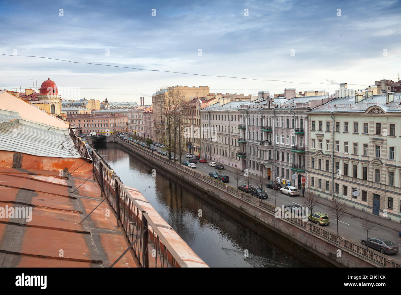 Canal roof hi-res stock photography and images - Alamy