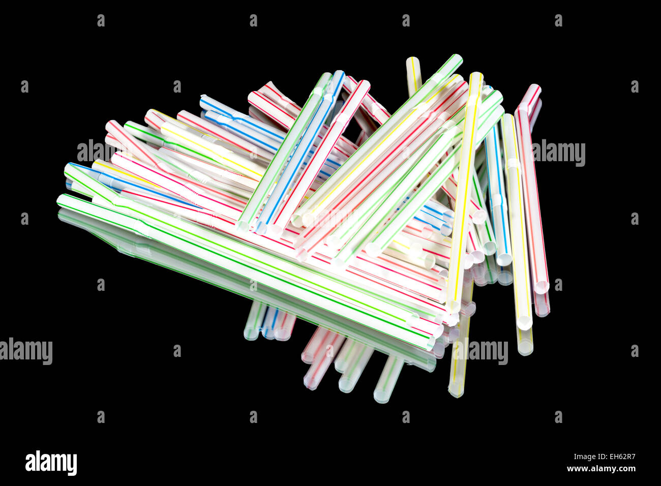 Pile of straws hi-res stock photography and images - Alamy