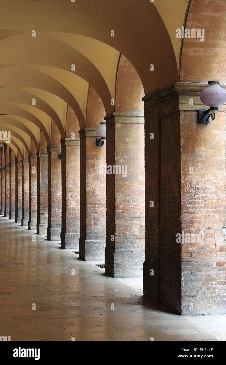 Arched colonnade hi-res stock photography and images - Alamy