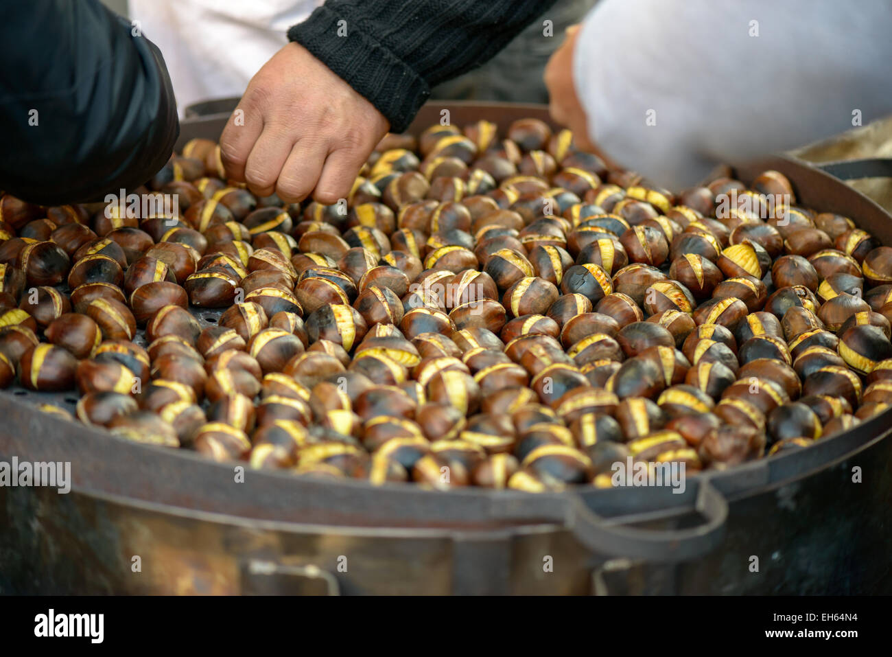 roasted chestnuts sold in the street in rome italy Stock Photo - Alamy