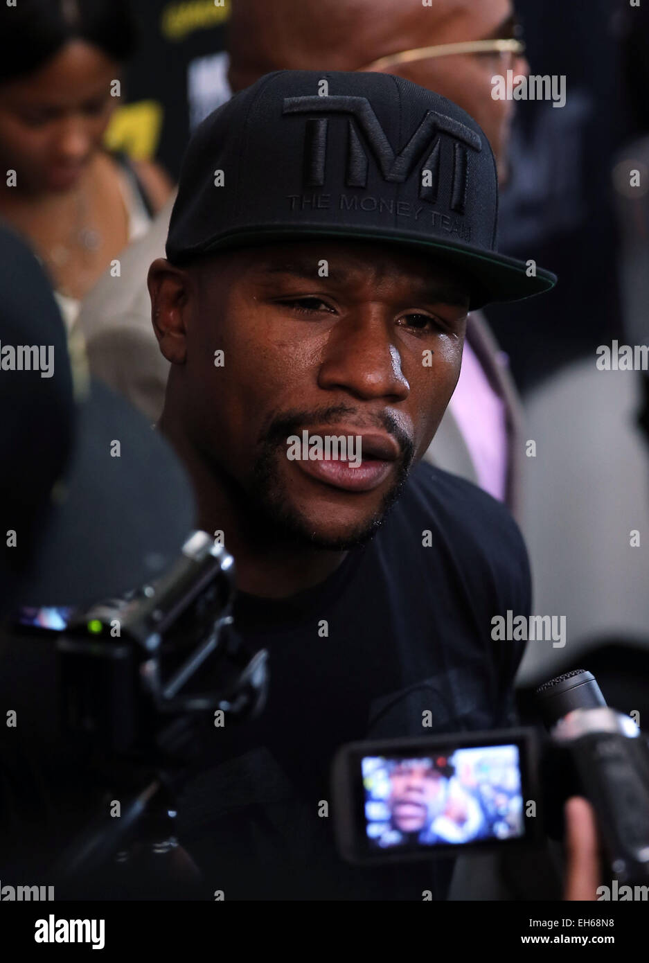 Floyd Mayweather Jr Media Workout at Mayweather Boxing Club Las Vegas ...