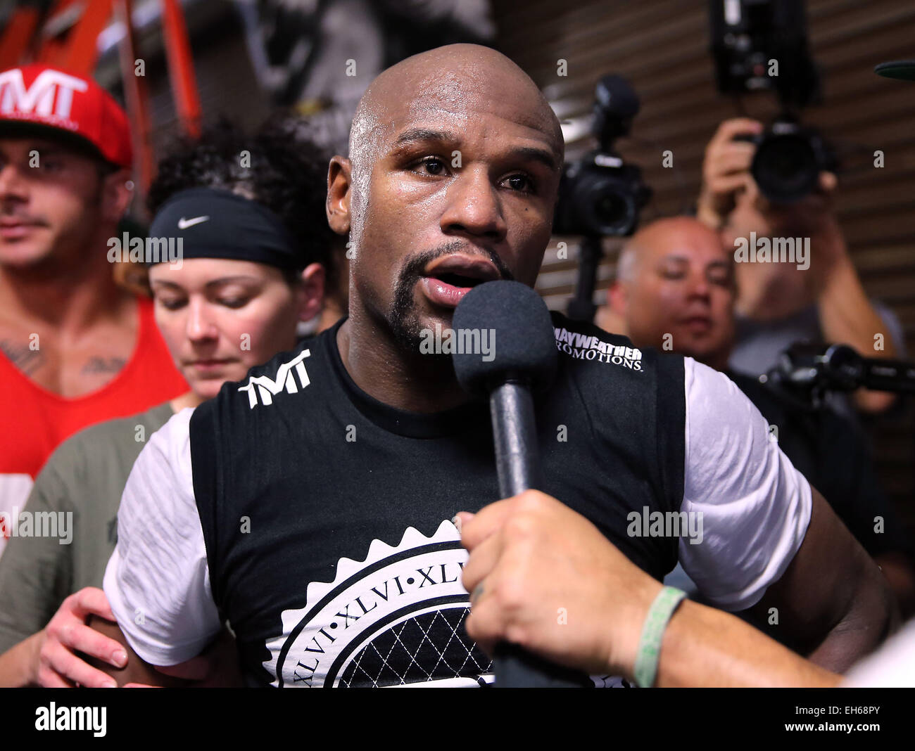 Floyd Mayweather Jr Media Workout at Mayweather Boxing Club Las Vegas ...
