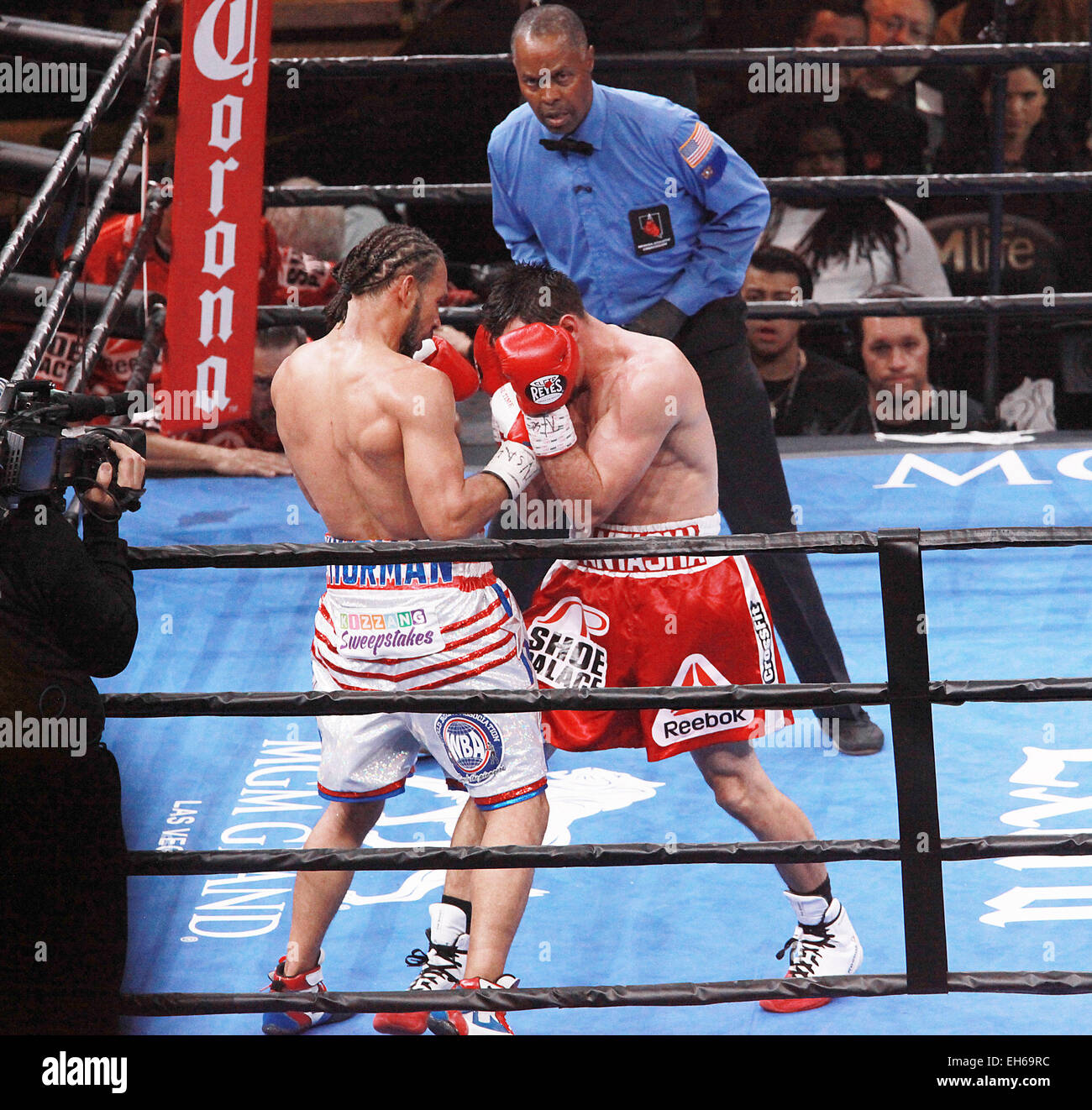 Las Vegas, Nevada, USA. 7th Mar, 2015. Boxers Keith Thurman and Robert ...