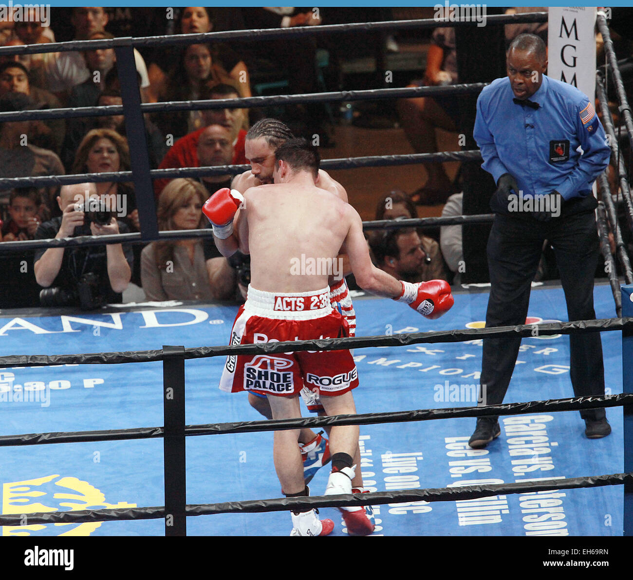 Las Vegas, Nevada, USA. 7th Mar, 2015. Boxers Keith Thurman and Robert ...
