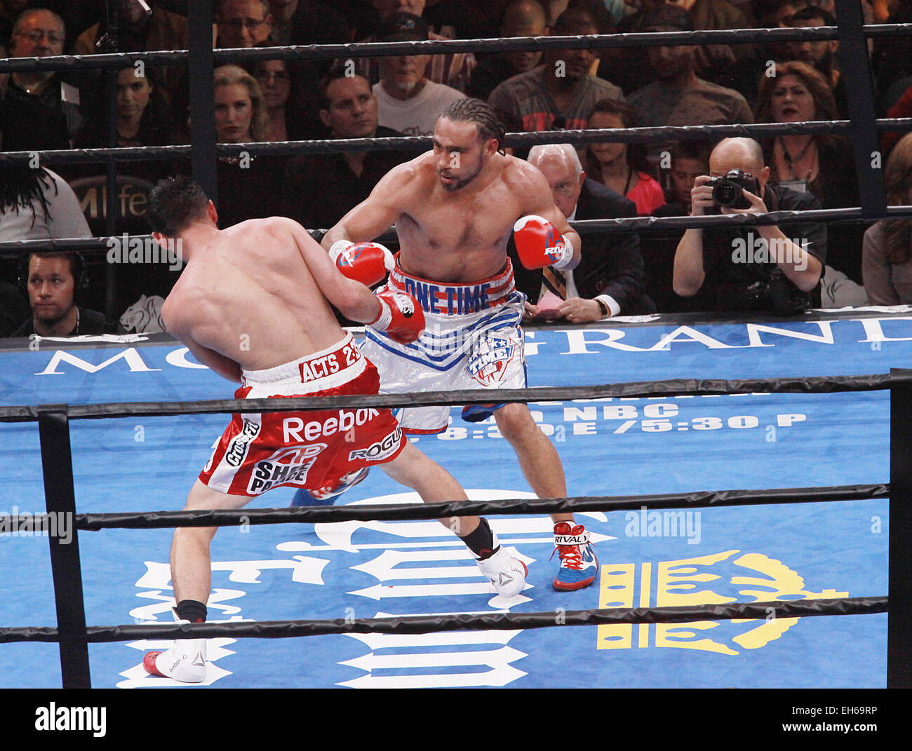 Las Vegas, Nevada, USA. 7th Mar, 2015. Boxer Keith Thurman hits boxer ...