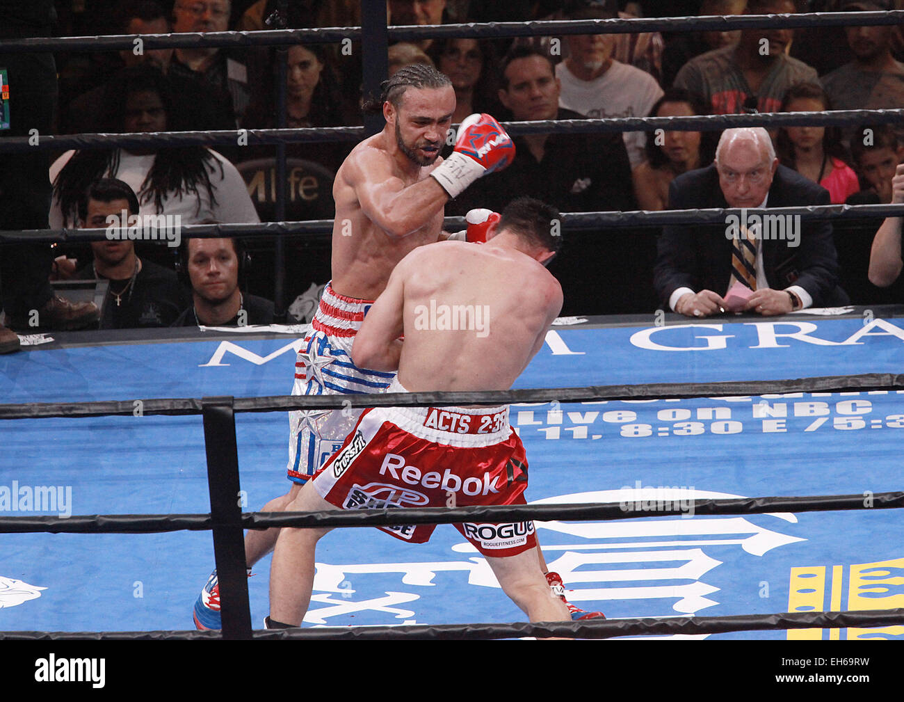 Las Vegas, Nevada, USA. 7th Mar, 2015. Boxer Keith Thurman hits boxer ...