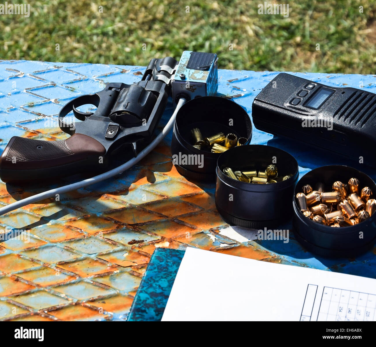 Starting pistol hi-res stock photography and images - Alamy