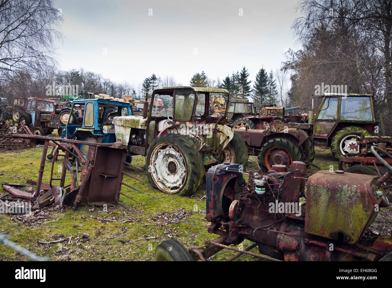 Scrap tractors hi-res stock photography and images - Alamy