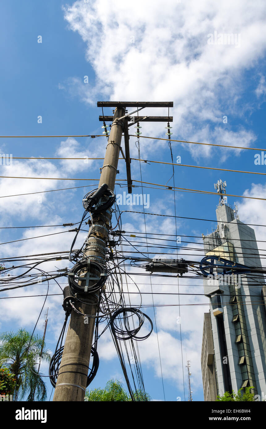 tangle of electrical wires in Sao Paulo, Brazil Stock Photo - Alamy