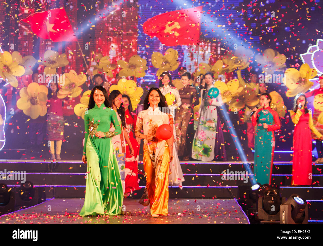 Vietnamese models hi-res stock photography and images - Alamy