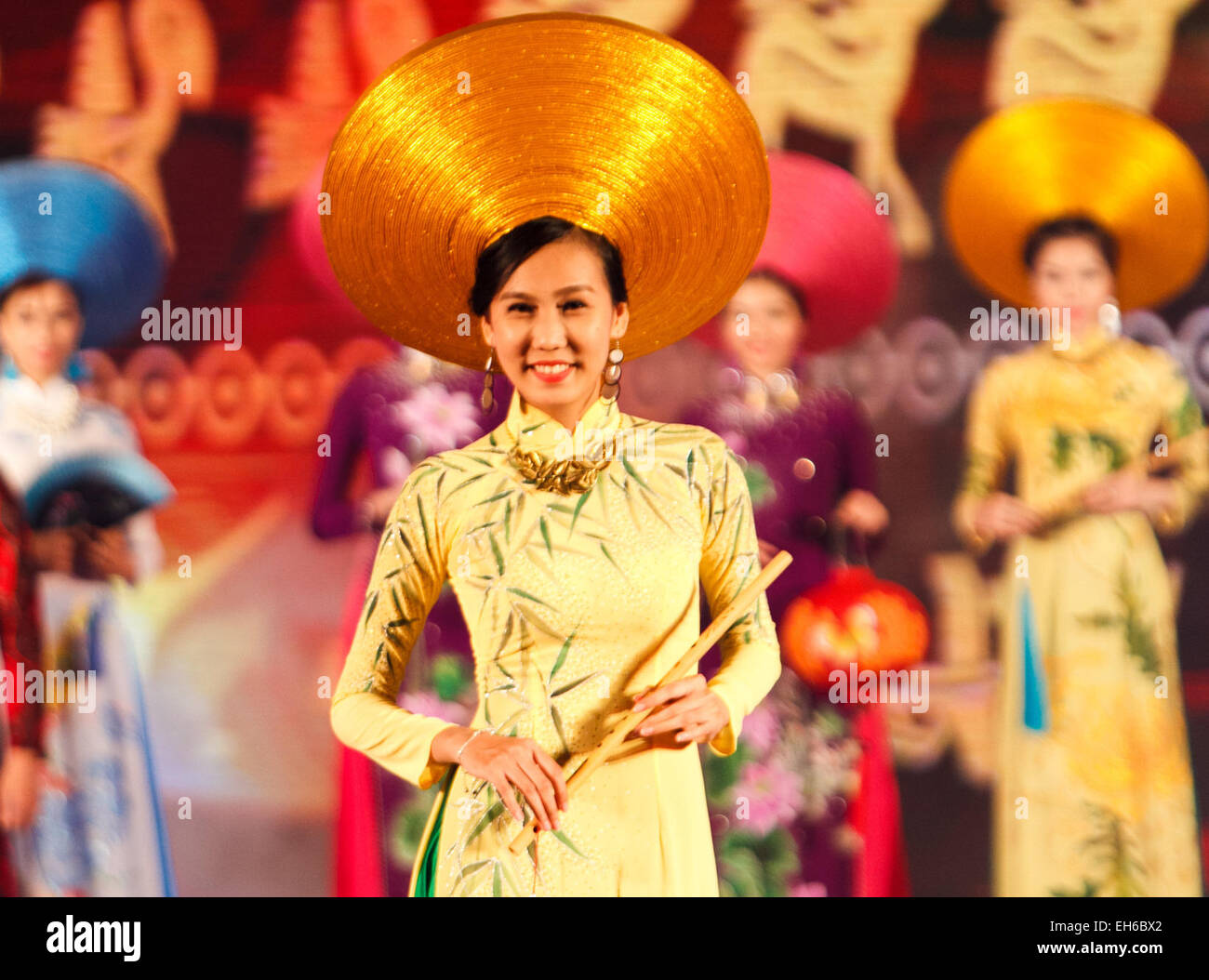 Vietnamese Models High Resolution Stock Photography and Images - Alamy