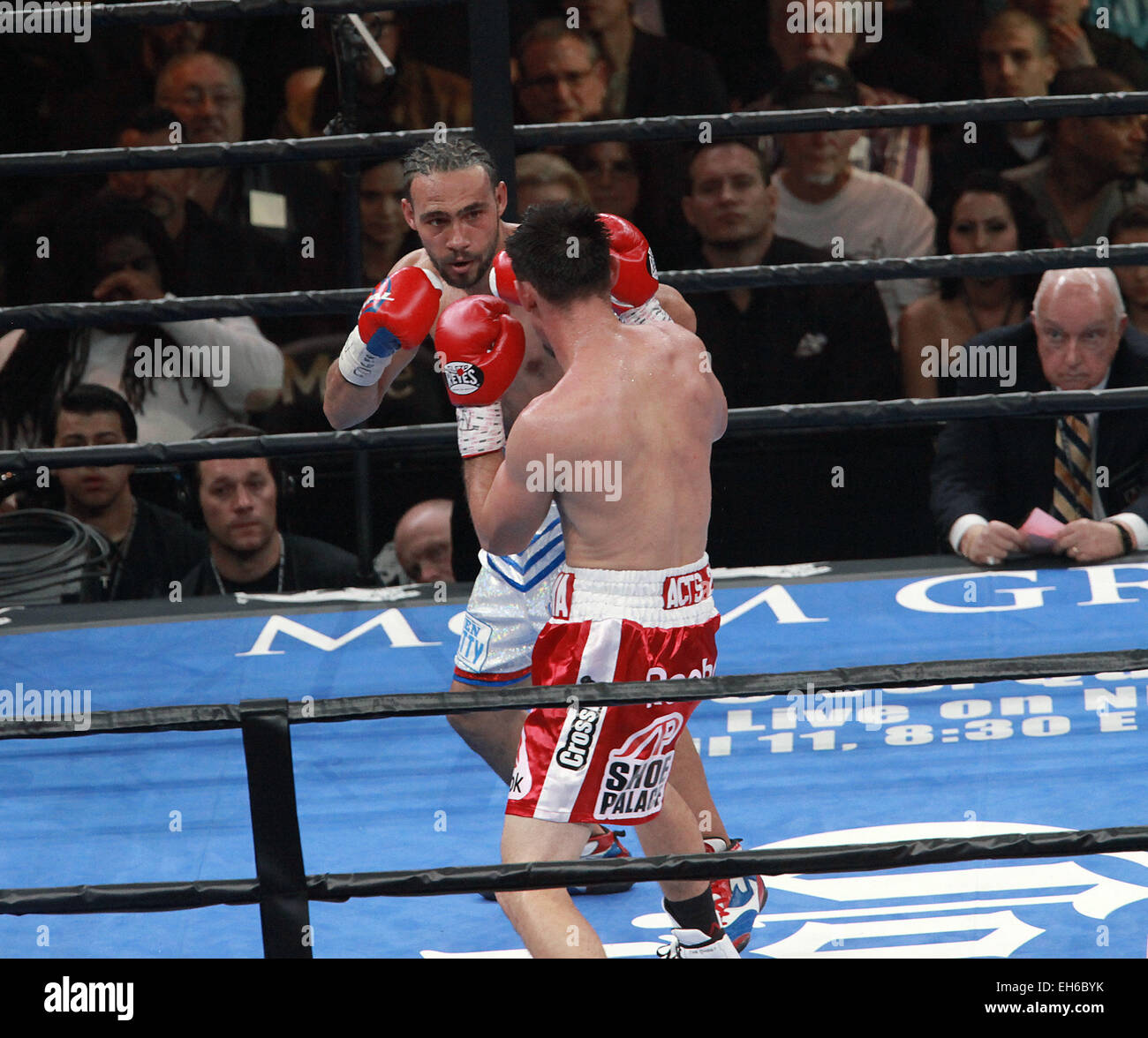 March 8, 2015 - Las Vegas, Nevada, United States - Boxers Keith Thurman ...