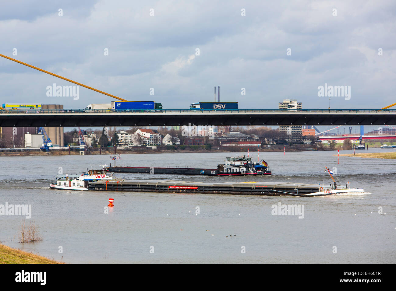 A40 motorway bridge over the Rhine a Duisburg, cable-stayed steel ...