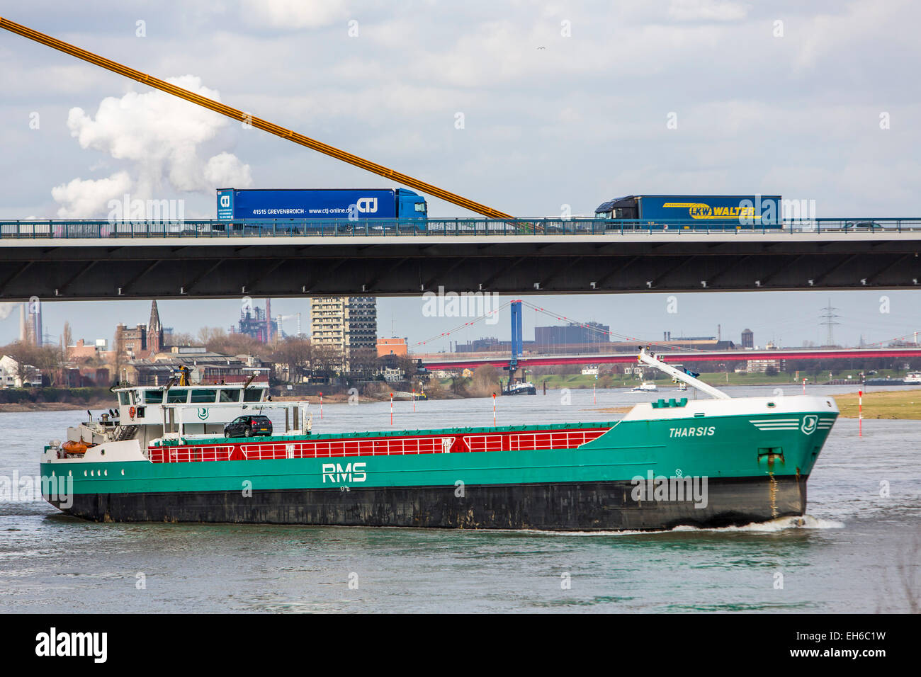 A40 motorway bridge over the Rhine a Duisburg, cable-stayed steel ...