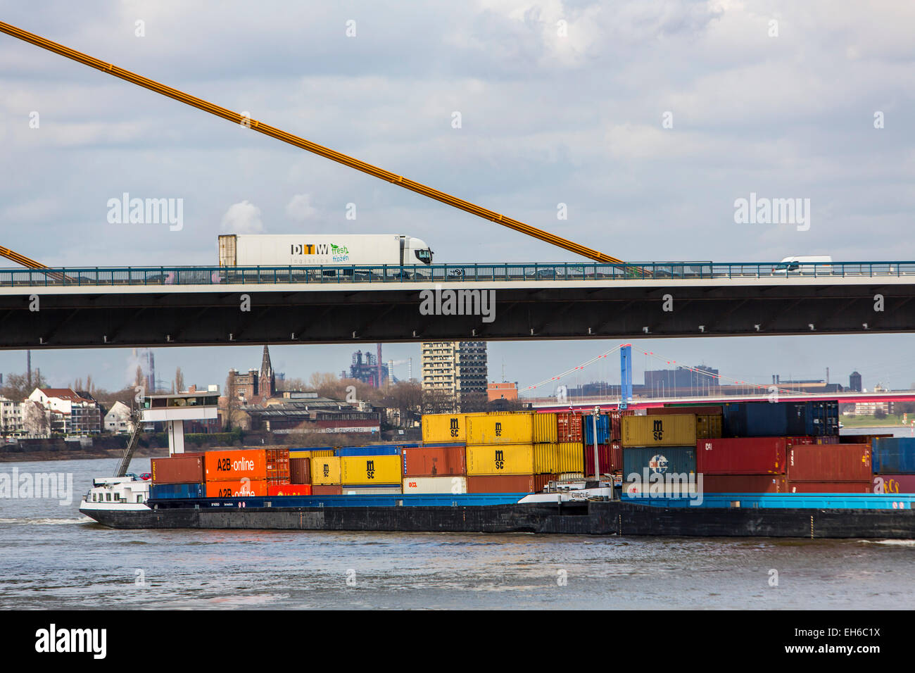 A40 motorway bridge over the Rhine a Duisburg, cable-stayed steel ...