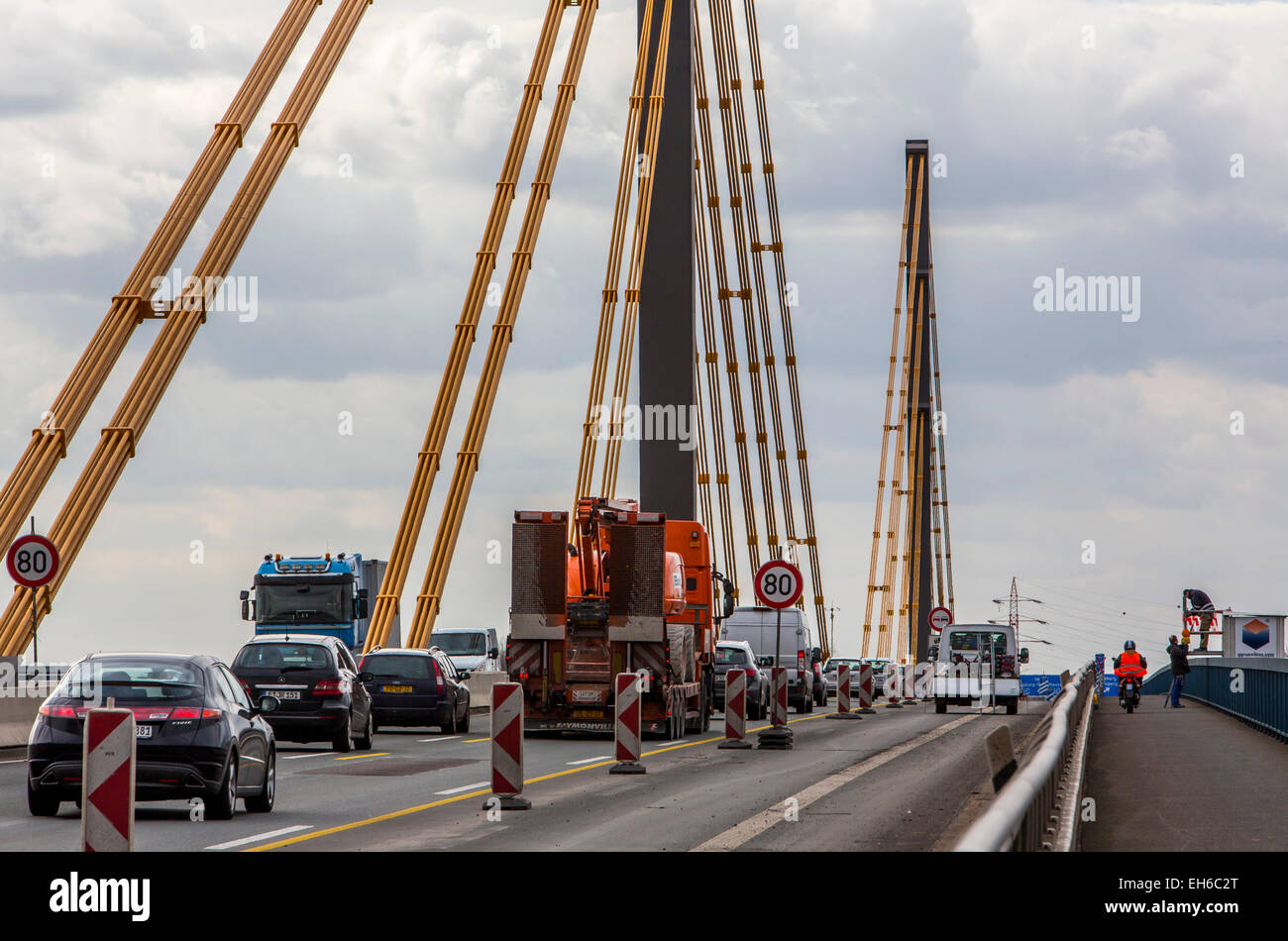 A40 motorway bridge over the Rhine a Duisburg, cable-stayed steel ...