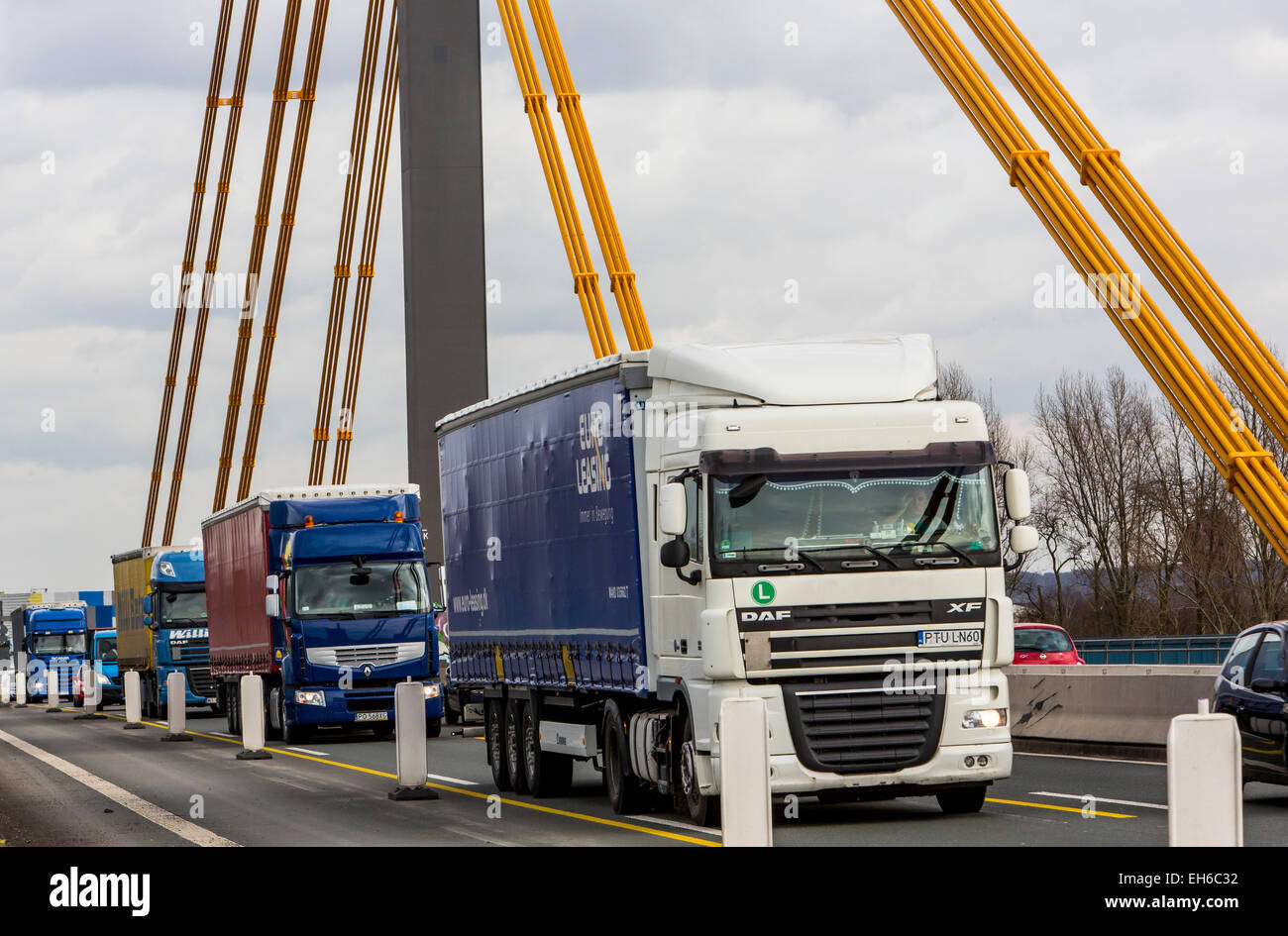 A40 motorway bridge over the Rhine a Duisburg, cable-stayed steel ...