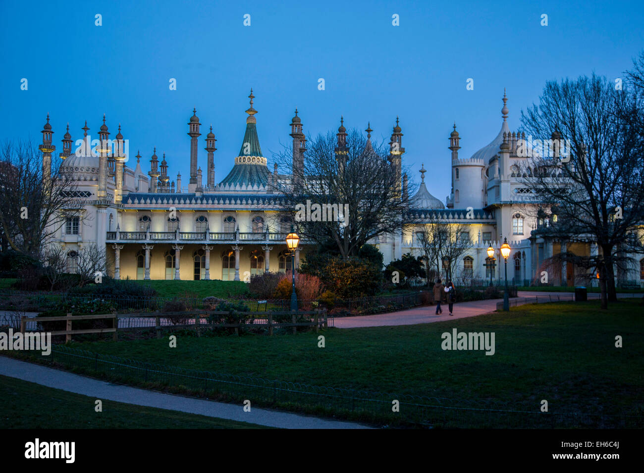 Brighton Royal Pavilion night evening street urban Stock Photo - Alamy