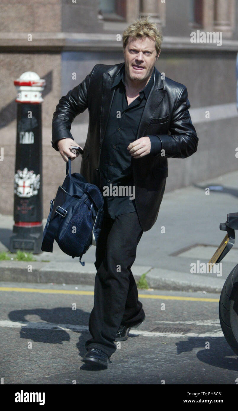 Eddie Izzard trotting along Holborn to the phone shop, (credit image ...