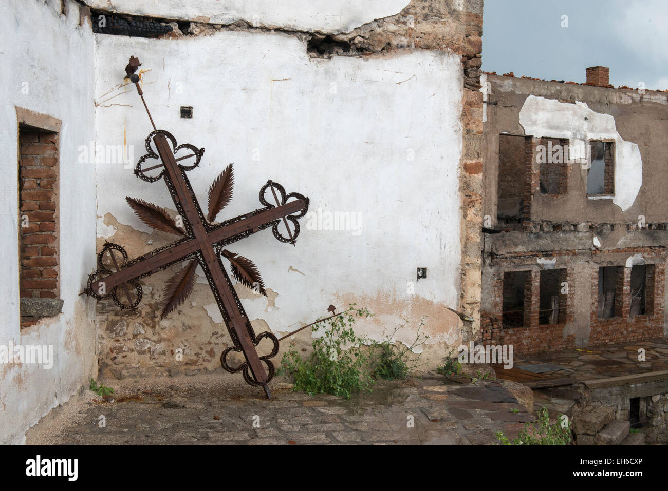 Complex cross hi-res stock photography and images - Alamy