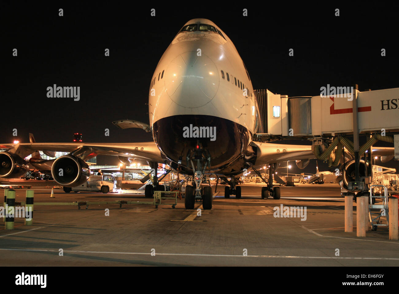 BRITISH AIRWAYS BOEING 747 AT NIGHT Stock Photo - Alamy