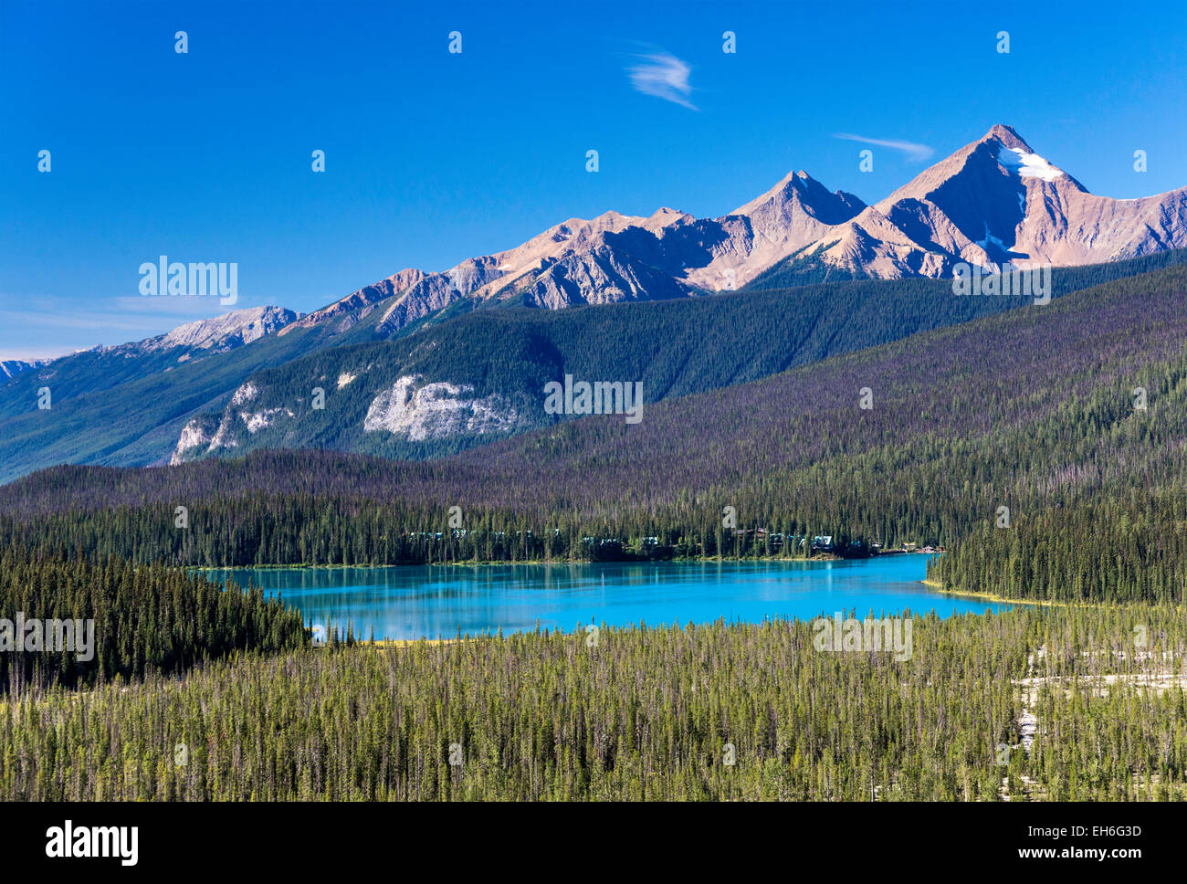 Hamilton Spur mountain range over Emerald Lake, from Yoho Pass Trail ...