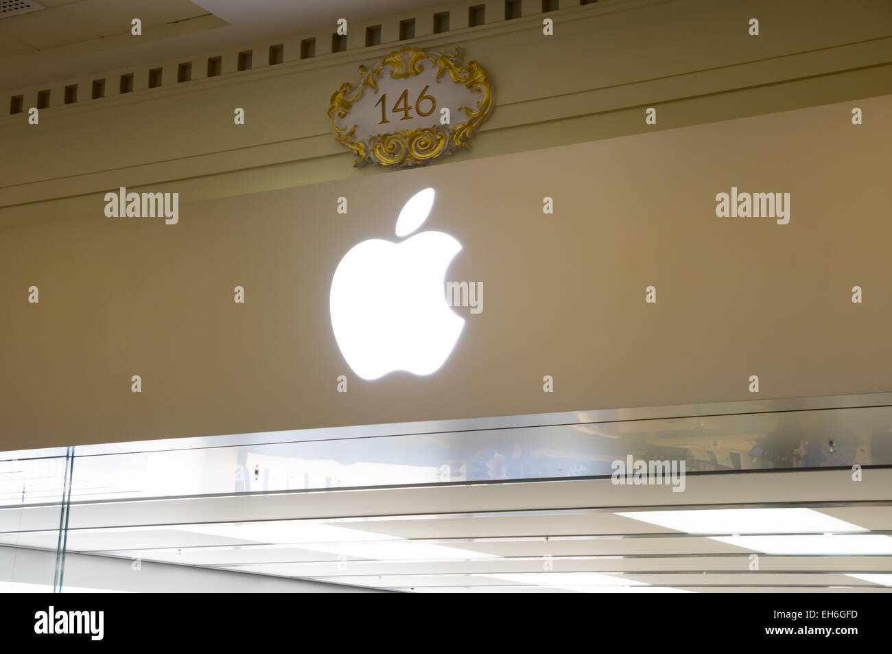 Apple Store Logo High Resolution Stock Photography and Images - Alamy