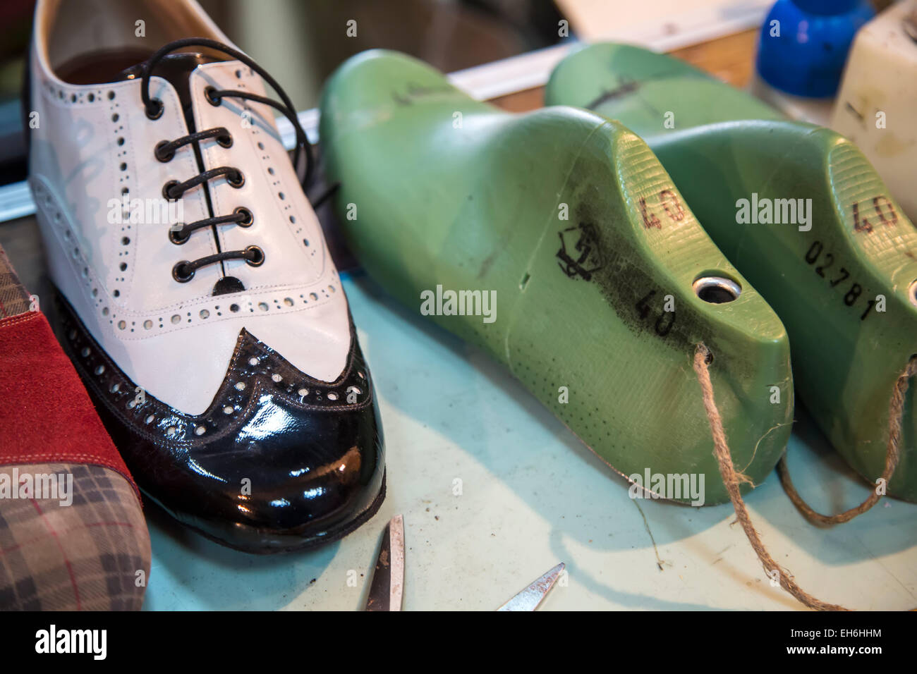 Traditional shoe making hi-res stock photography and images - Alamy