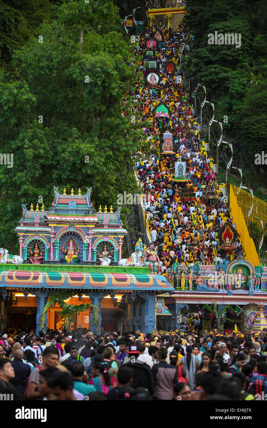 Crowd entrance temple during religious hi-res stock photography and ...