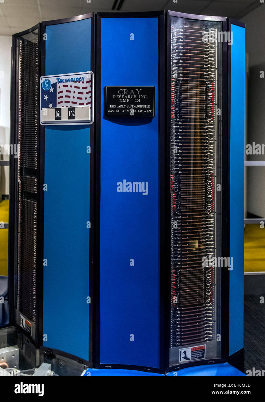 Supercomputer 1980s hi-res stock photography and images - Alamy