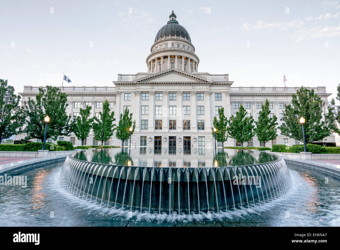Fountain at the Utah capital building Stock Photo - Alamy
