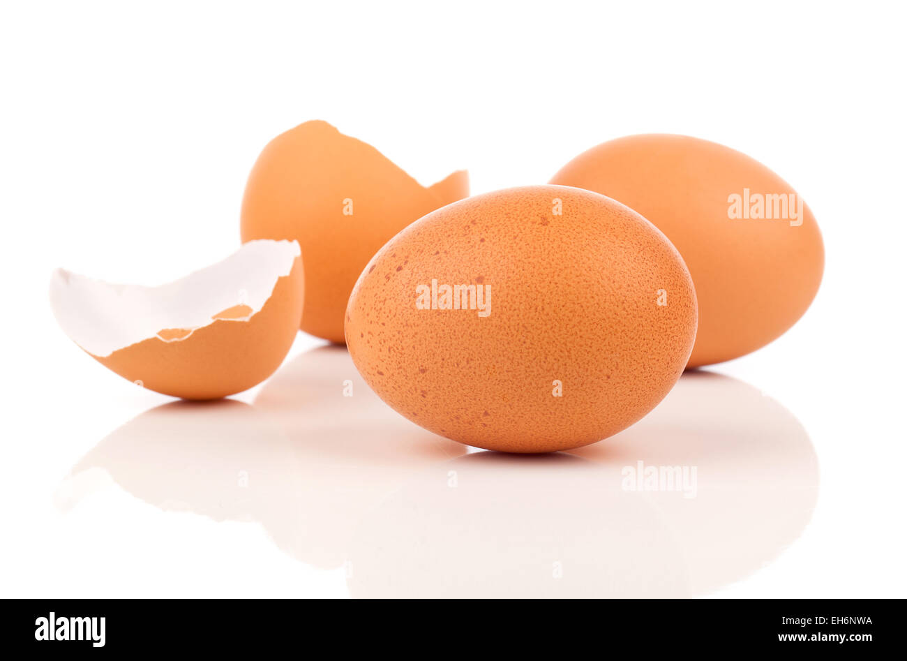 Crack shell boiled egg hi-res stock photography and images - Alamy