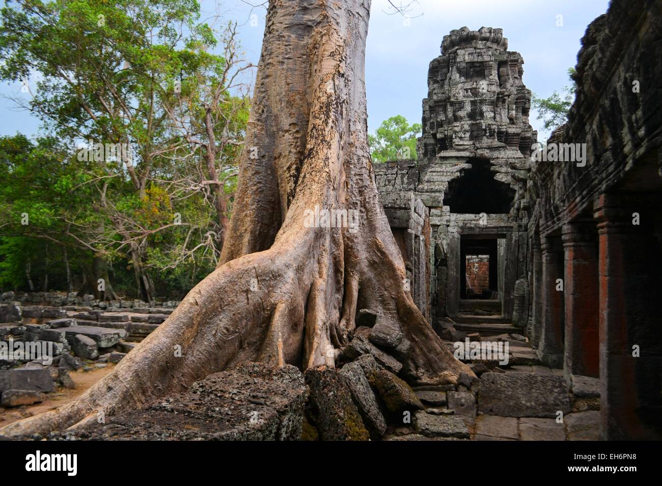Angkor wat era temple hi-res stock photography and images - Alamy