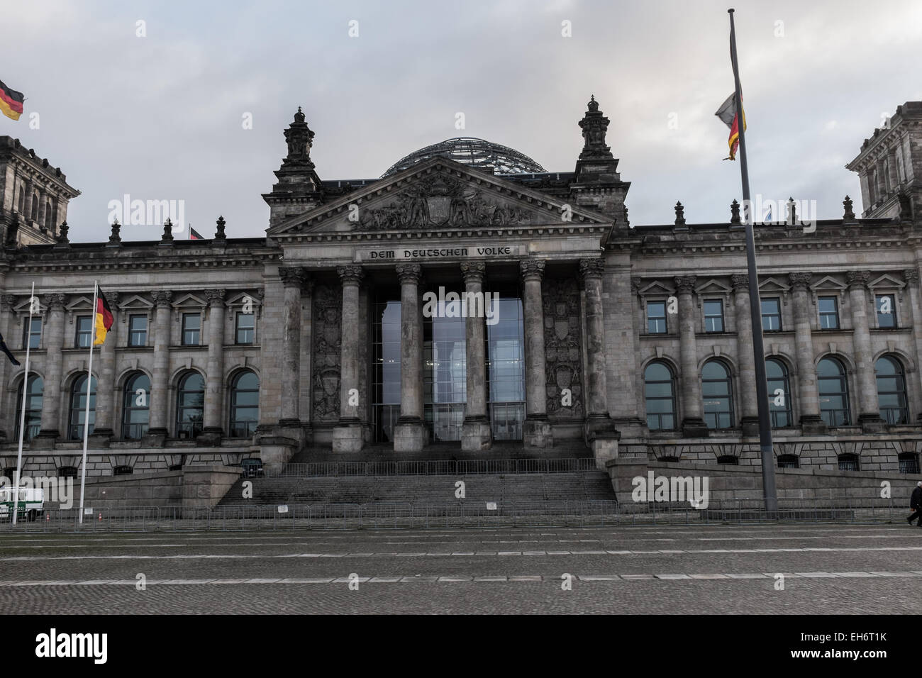 Dome of the reichstag building hi-res stock photography and images - Alamy