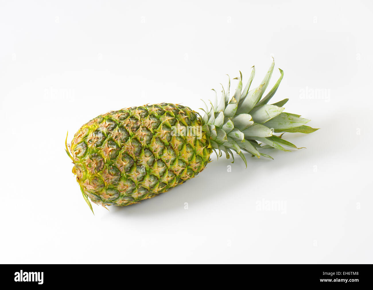 Whole pineapple hi-res stock photography and images - Alamy