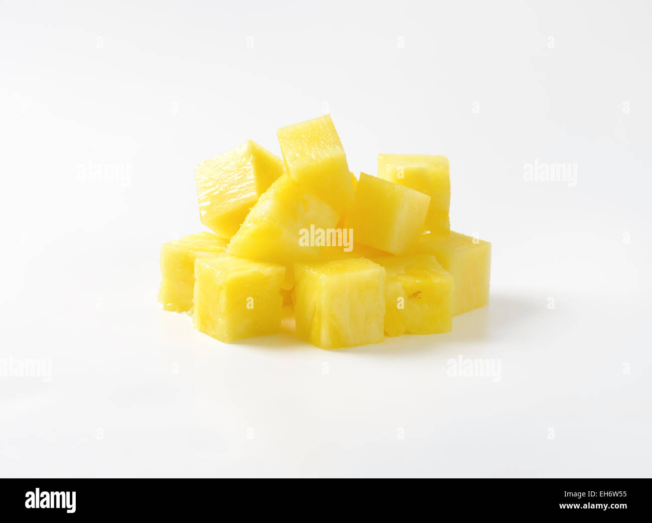 Pile of fresh pineapple cubes Stock Photo - Alamy