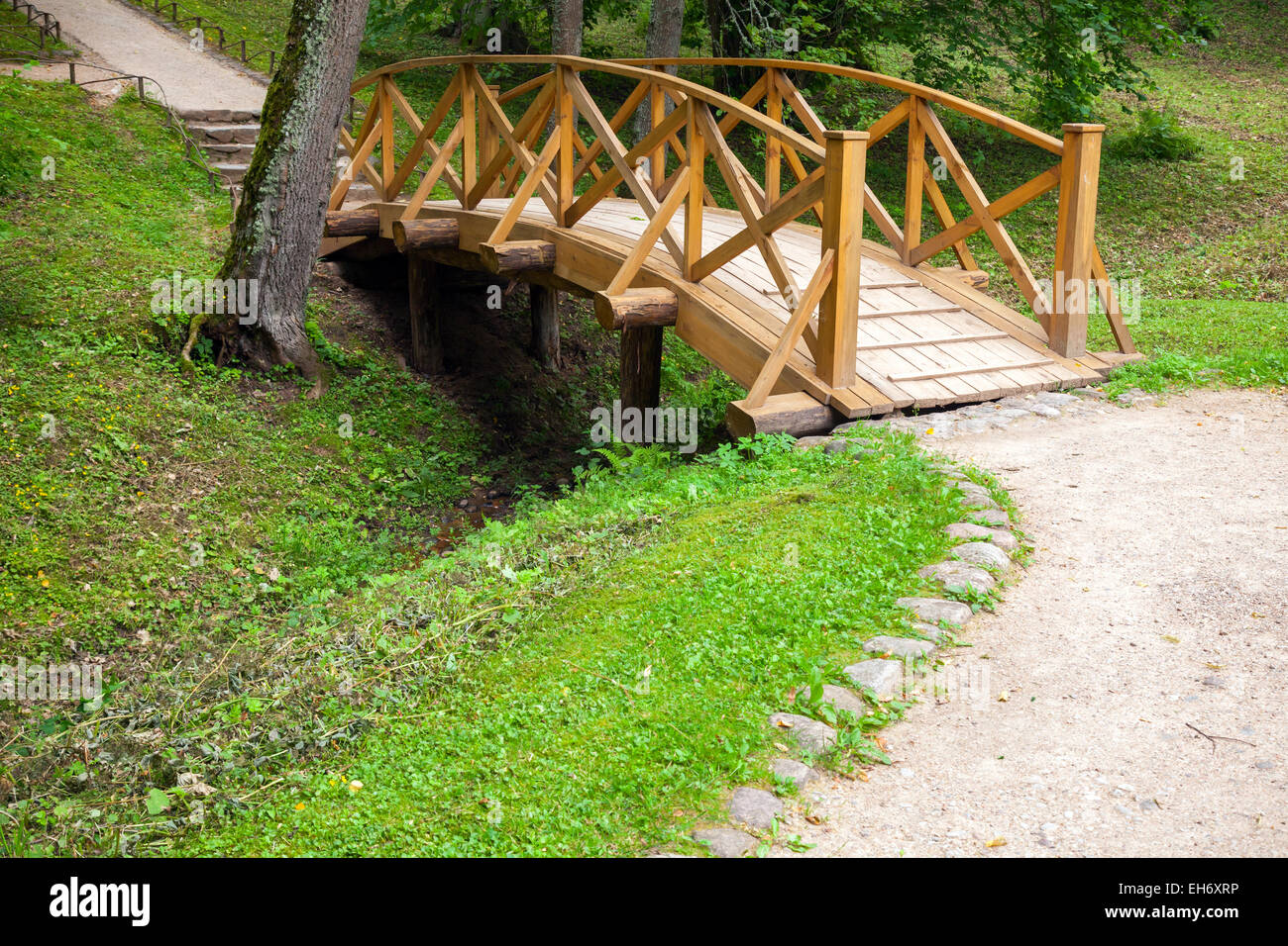 Small wooden bridge hi-res stock photography and images - Alamy