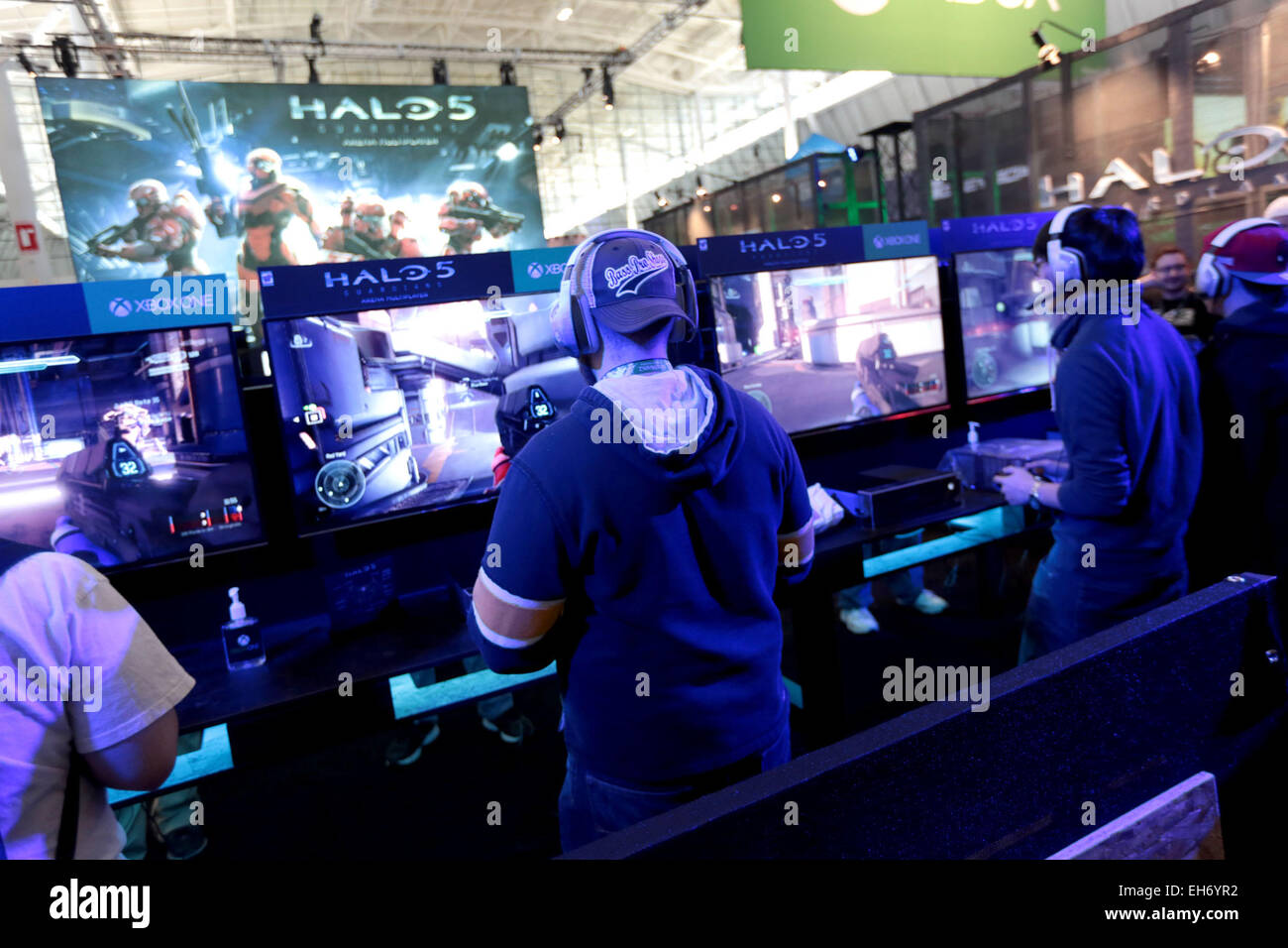 Boston, Massachusetts, USA. 8th Mar, 2015. Thousands of gamers attend ...