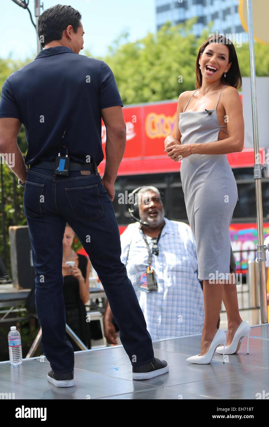 Eva Longoria appears on 'Extra' Featuring: Eva Longoria,Mario Lopez ...