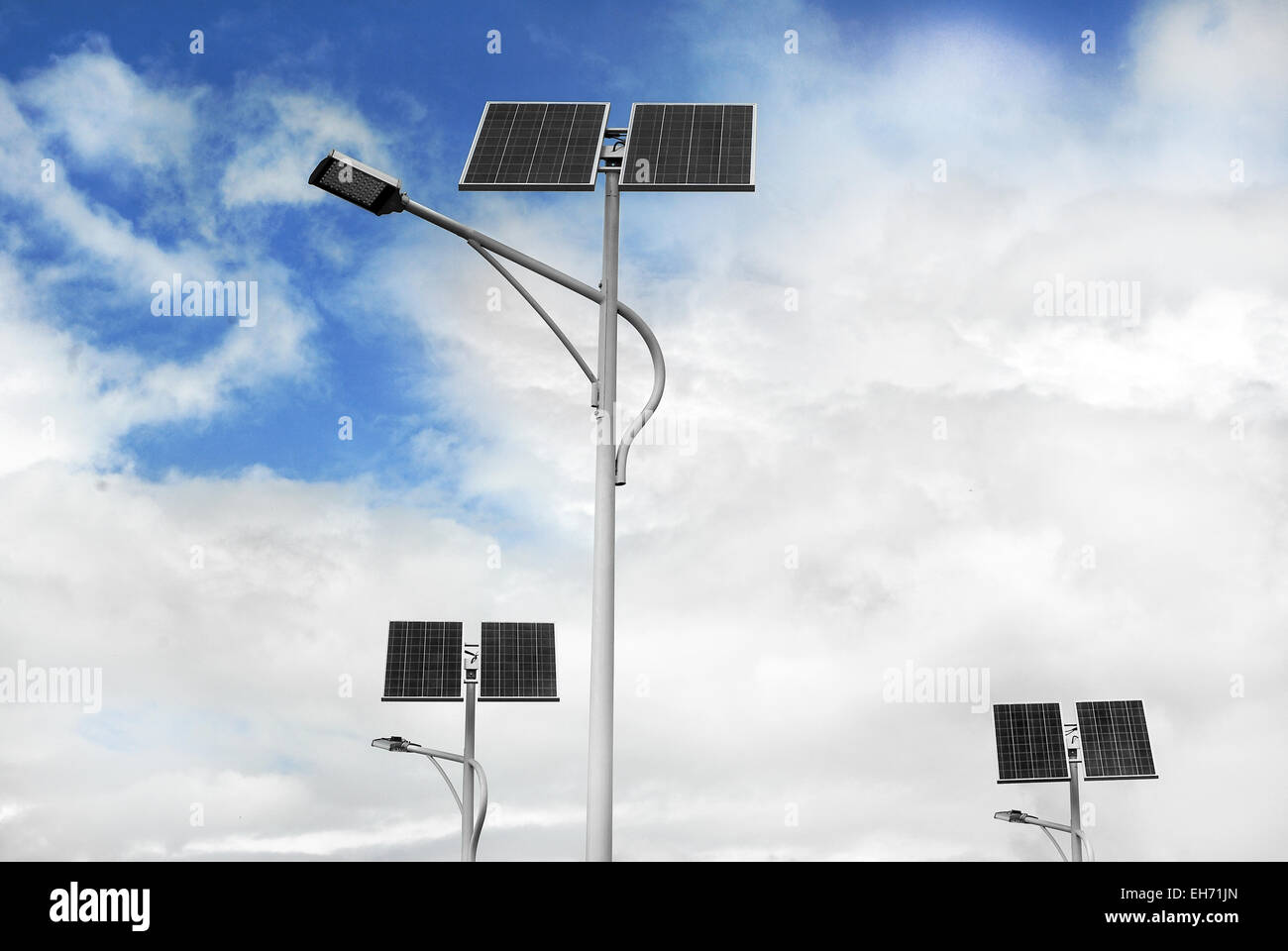 Solar powered street light hi-res stock photography and images - Alamy
