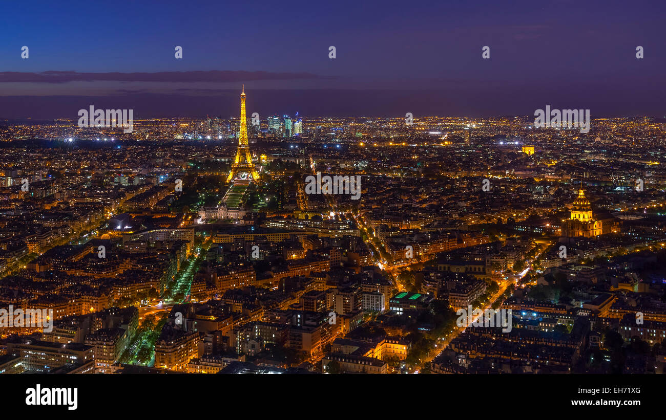 Dusk lighted paris hi-res stock photography and images - Alamy